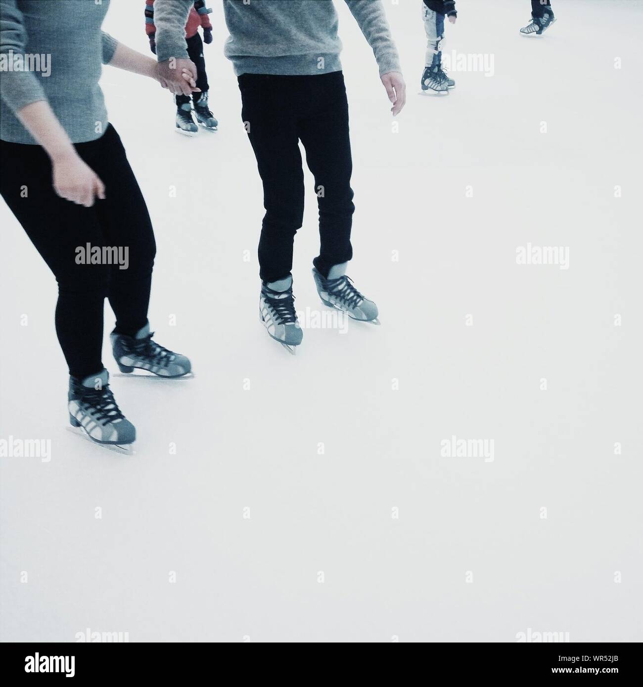 Sport ice skating couple hi-res stock photography and images - Alamy