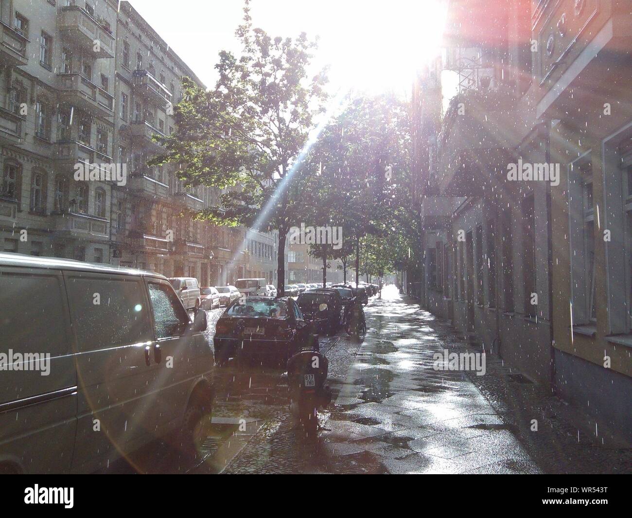 Sunny scenery and urban scenery hi-res stock photography and images - Alamy