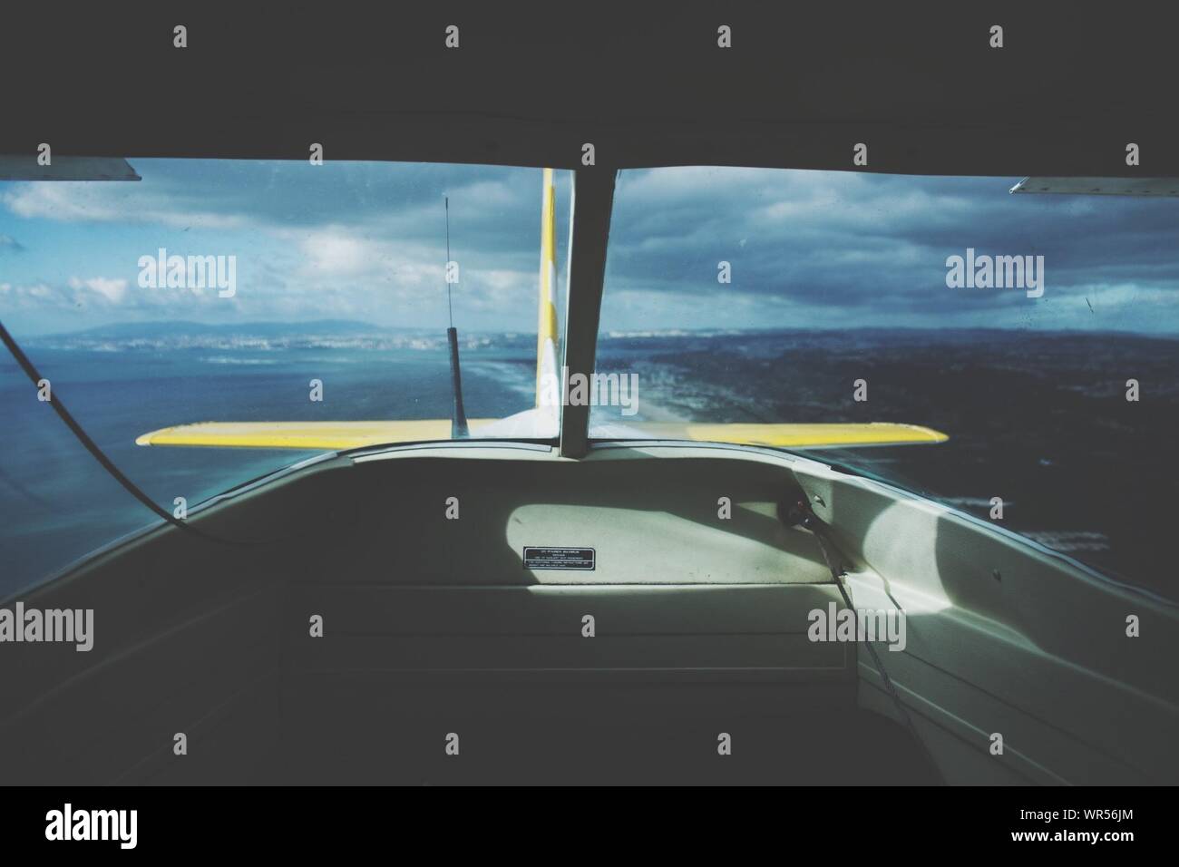 Seaplane interior hi-res stock photography and images - Alamy