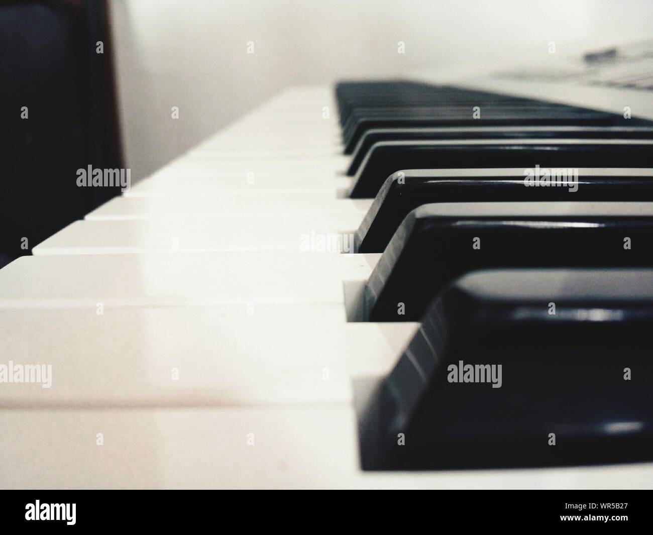 Up close piano keys hi-res stock photography and images - Alamy