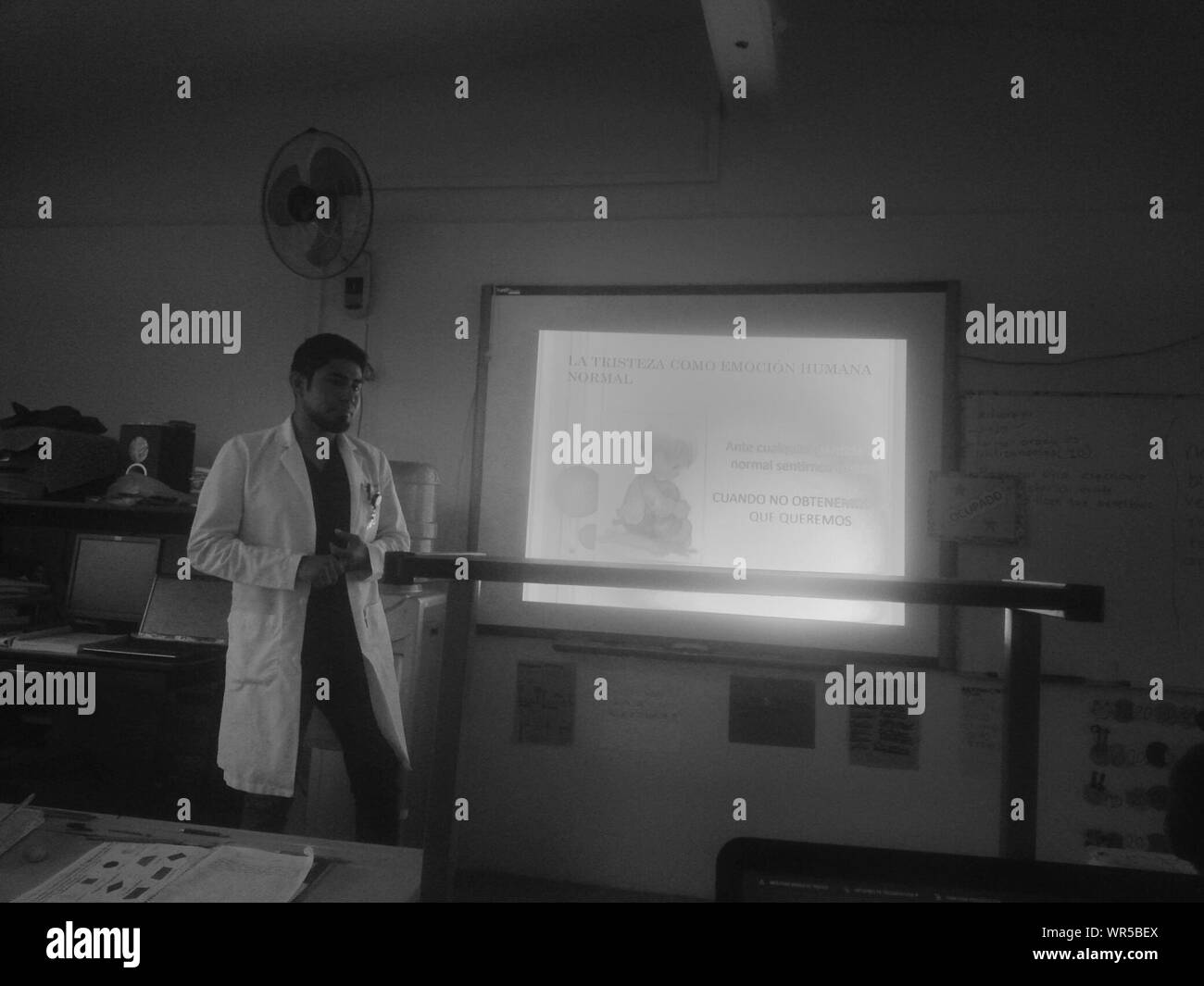 Male screen hi-res stock photography and images - Alamy