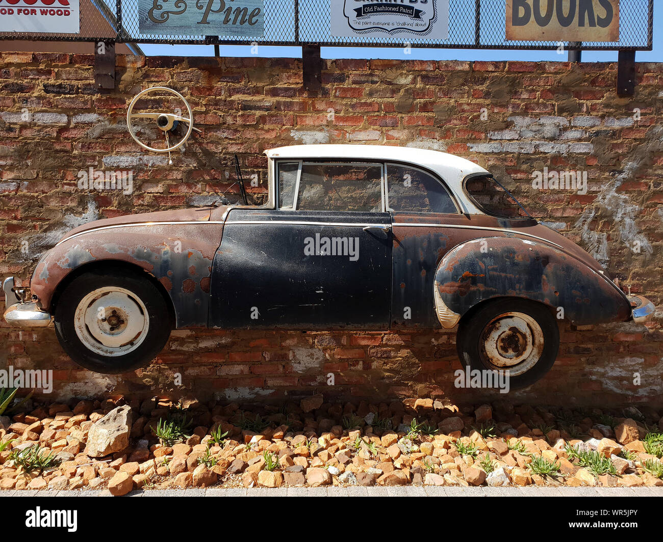 Car scrap yard hi-res stock photography and images - Alamy