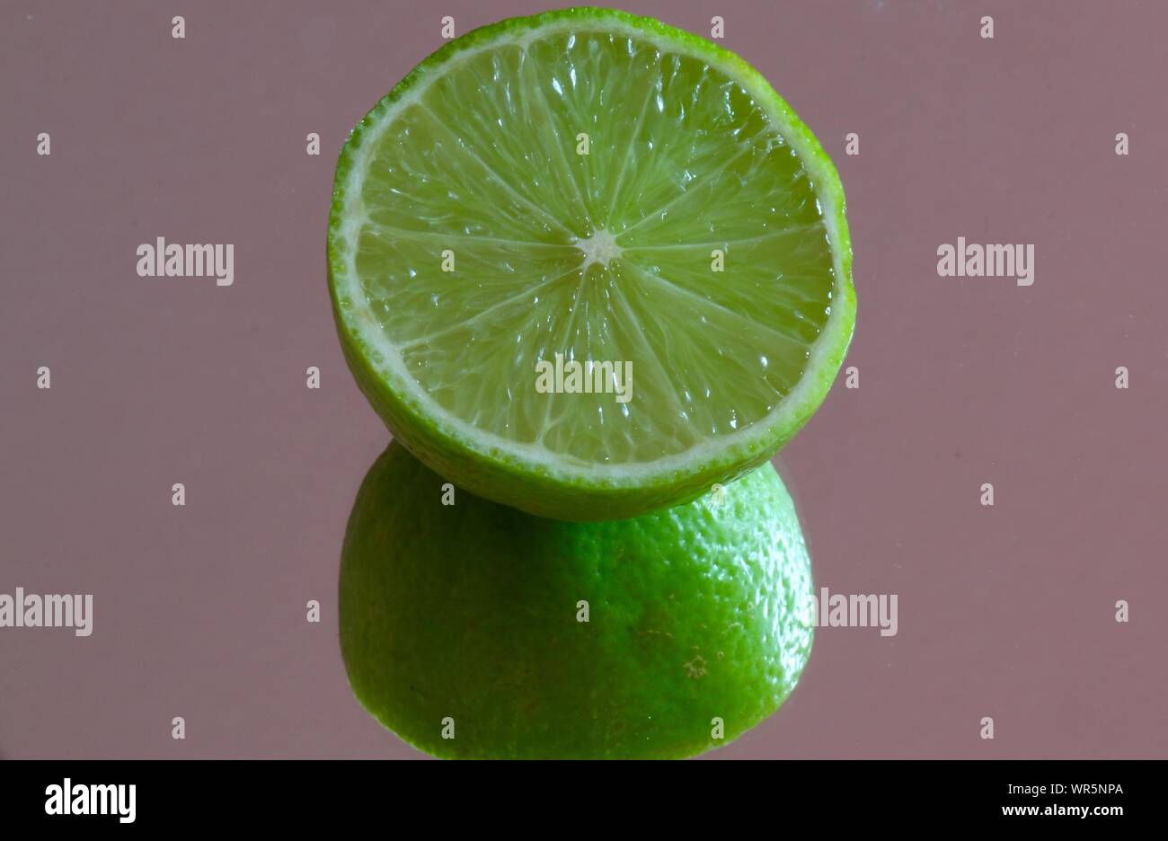 Lime cross section hi-res stock photography and images - Alamy