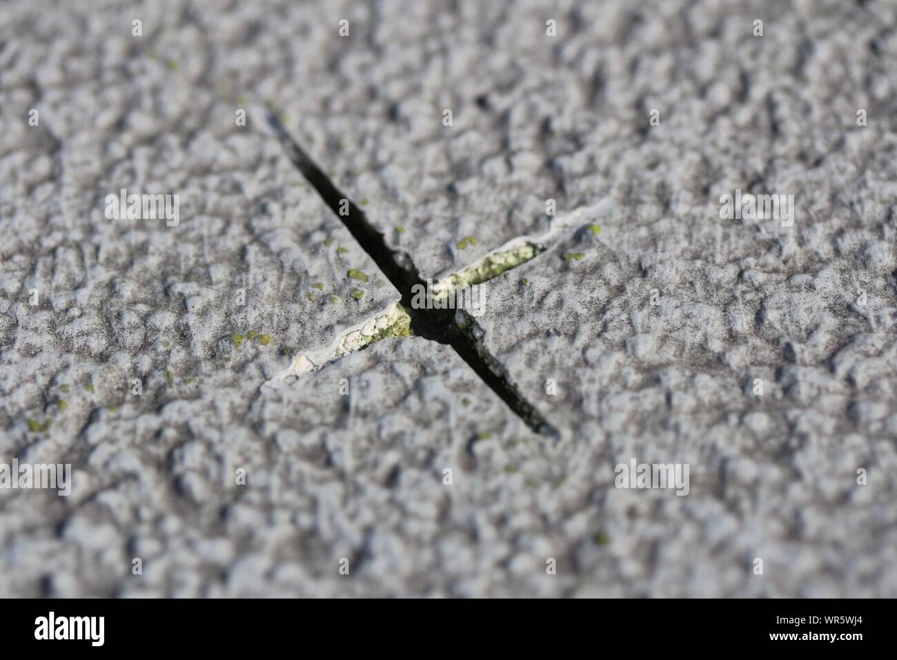Crack In Wall High Resolution Stock Photography and Images - Alamy