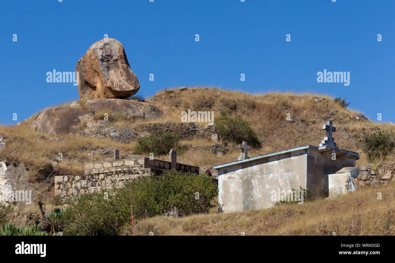 Traditional tomb in the south of Madagascar Stock Photo - Alamy
