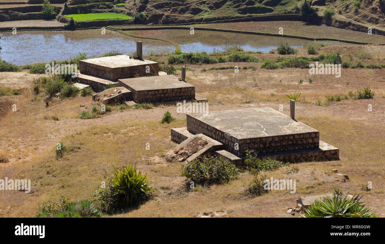 Traditional tomb in the south of Madagascar Stock Photo - Alamy