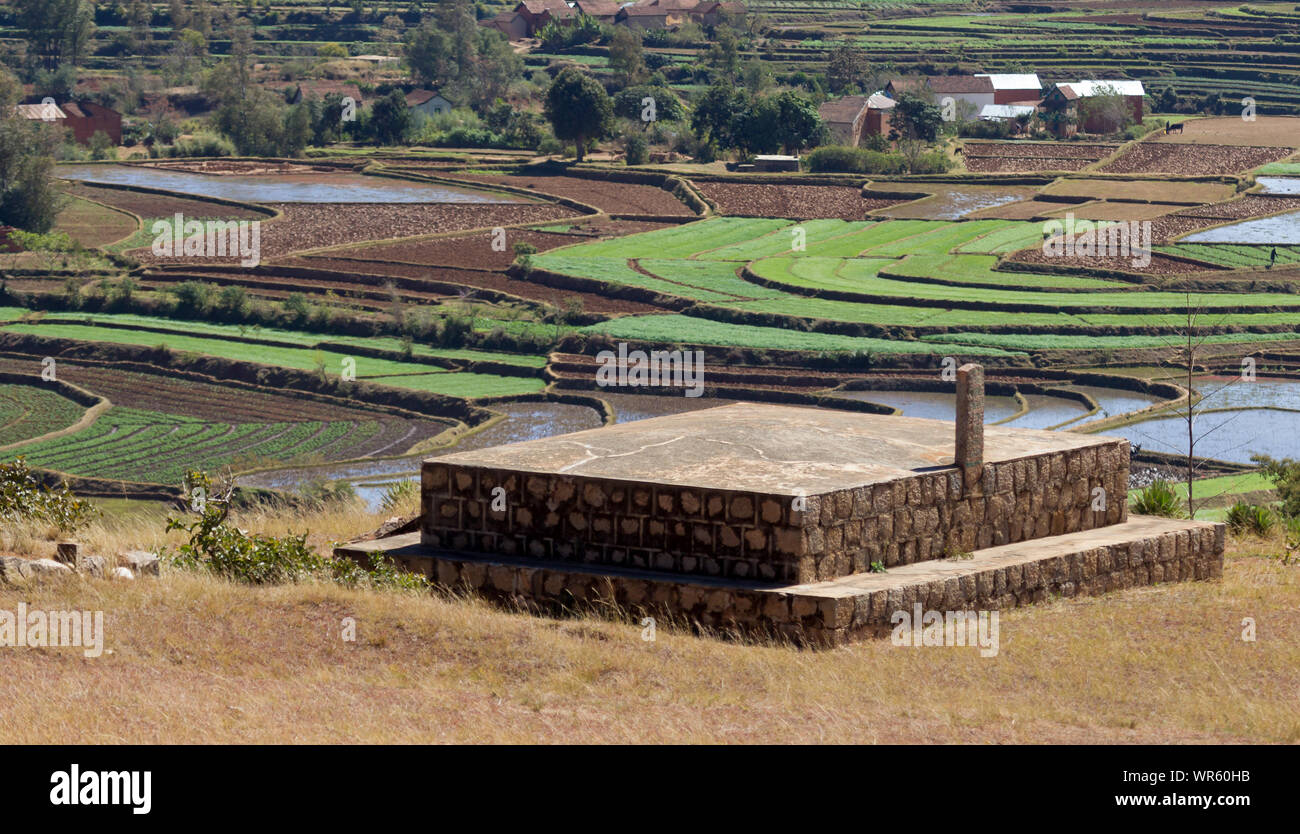 Traditional tomb in the south of Madagascar Stock Photo - Alamy