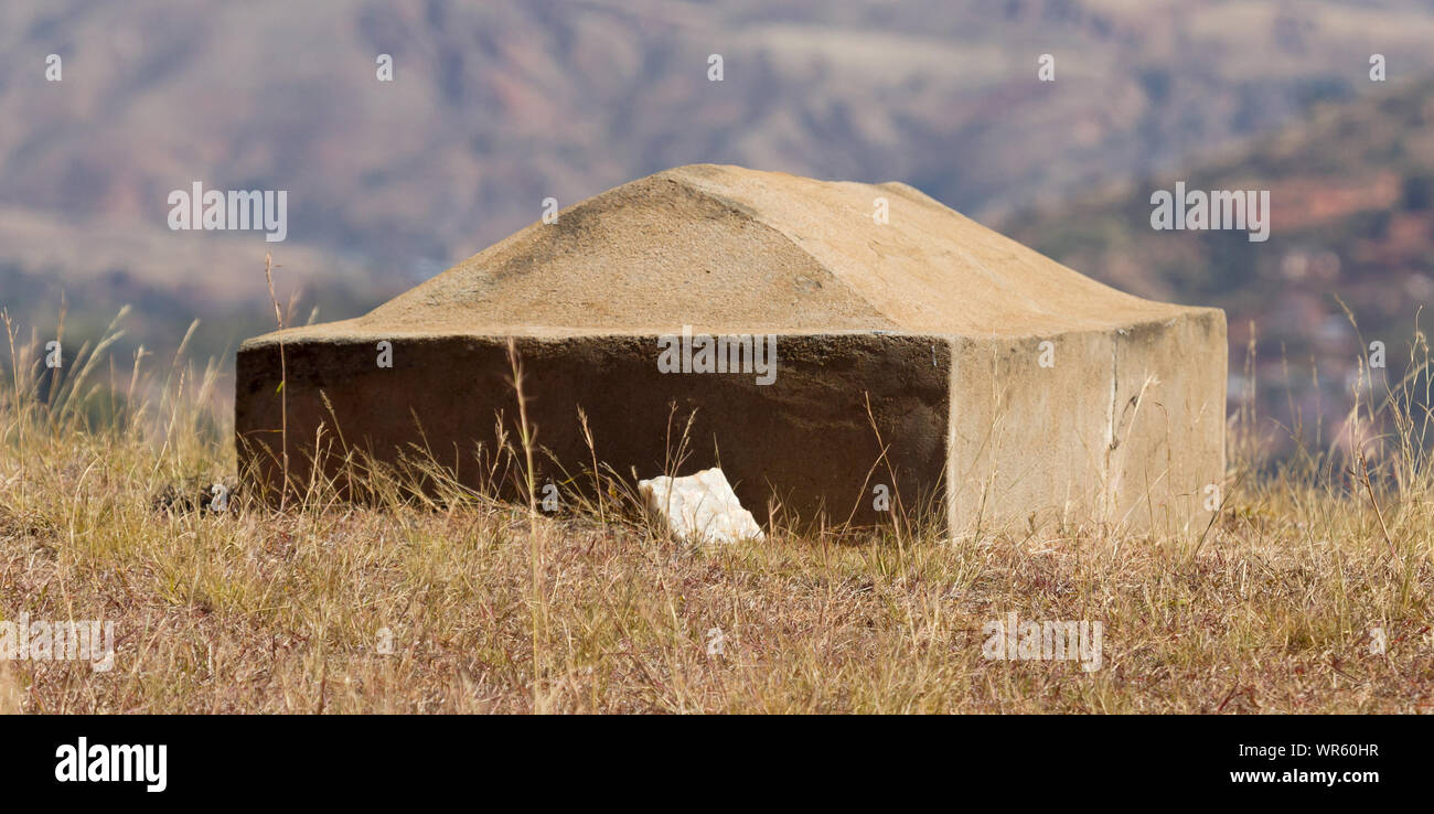 Traditional tomb in the south of Madagascar Stock Photo - Alamy