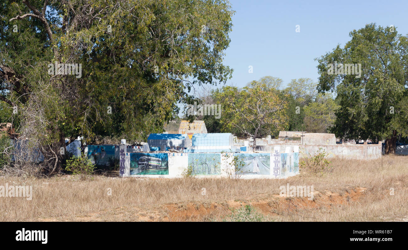Traditional tomb in the south of Madagascar Stock Photo - Alamy