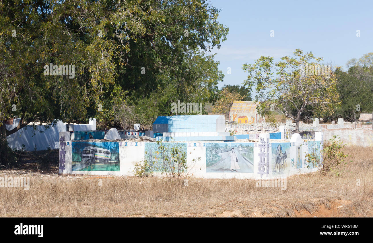Traditional tomb in the south of Madagascar Stock Photo - Alamy
