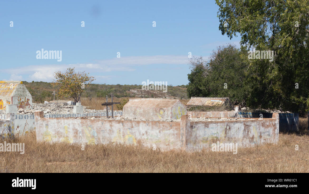Traditional tomb in the south of Madagascar Stock Photo - Alamy