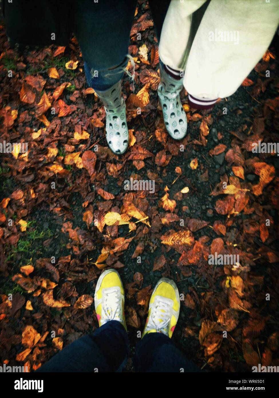 People standing too close hi-res stock photography and images - Alamy