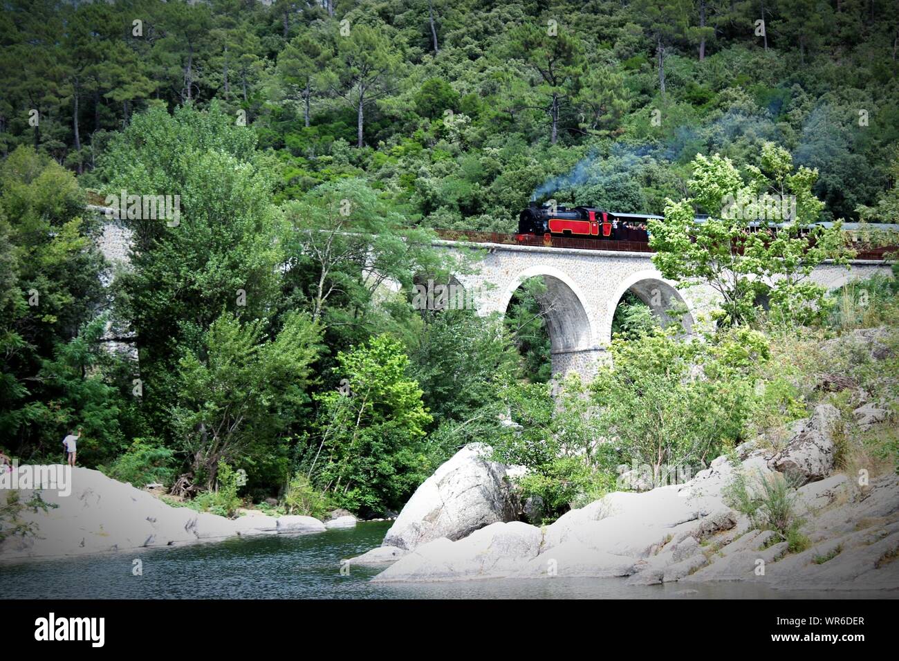 Train arch hi-res stock photography and images - Alamy