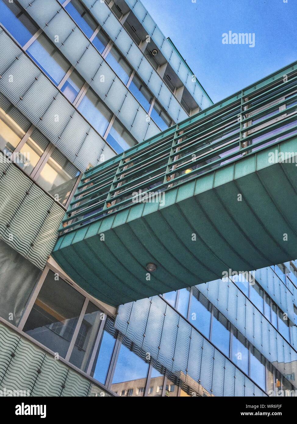 Connected building hi-res stock photography and images - Alamy