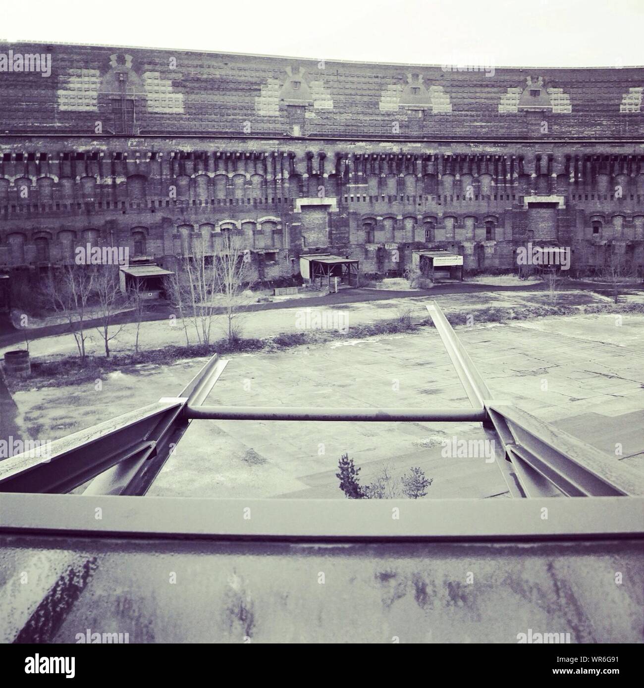 Surrounding building hi-res stock photography and images - Alamy