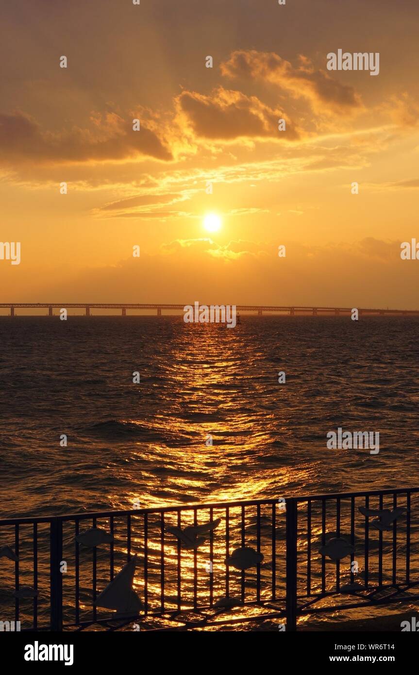 Connection distant hi-res stock photography and images - Alamy