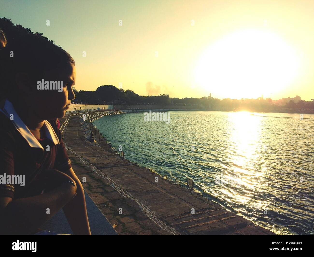 India boy sunset hi-res stock photography and images - Alamy