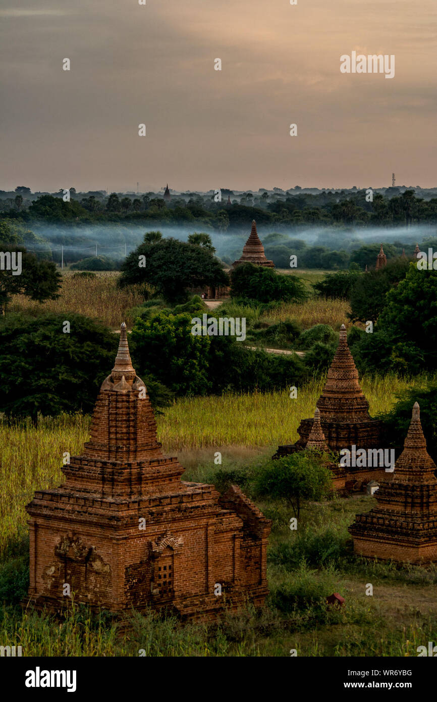 Old buddhist temples hi-res stock photography and images - Alamy