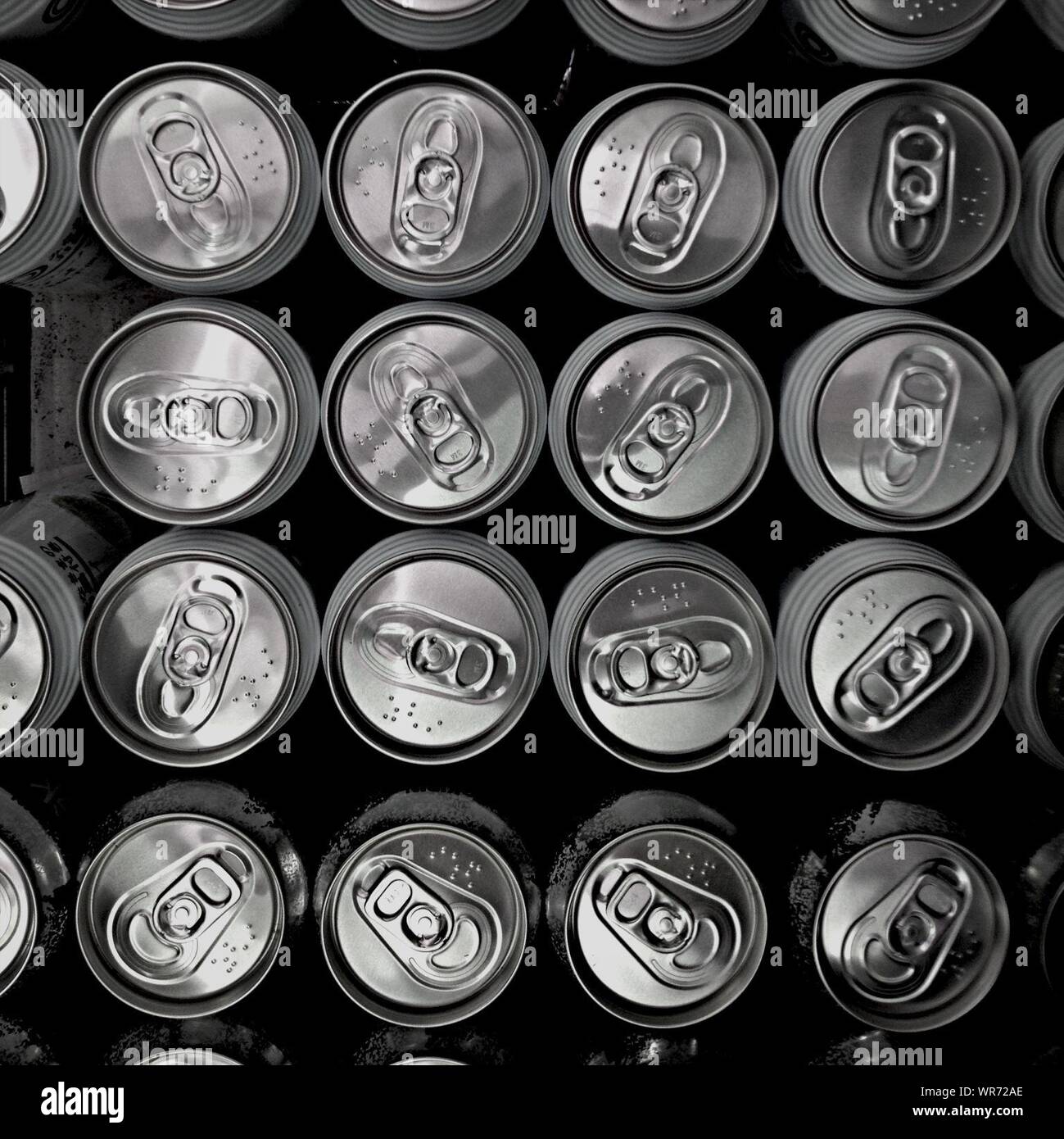 Row Of Beer Cans High Resolution Stock Photography and Images - Alamy