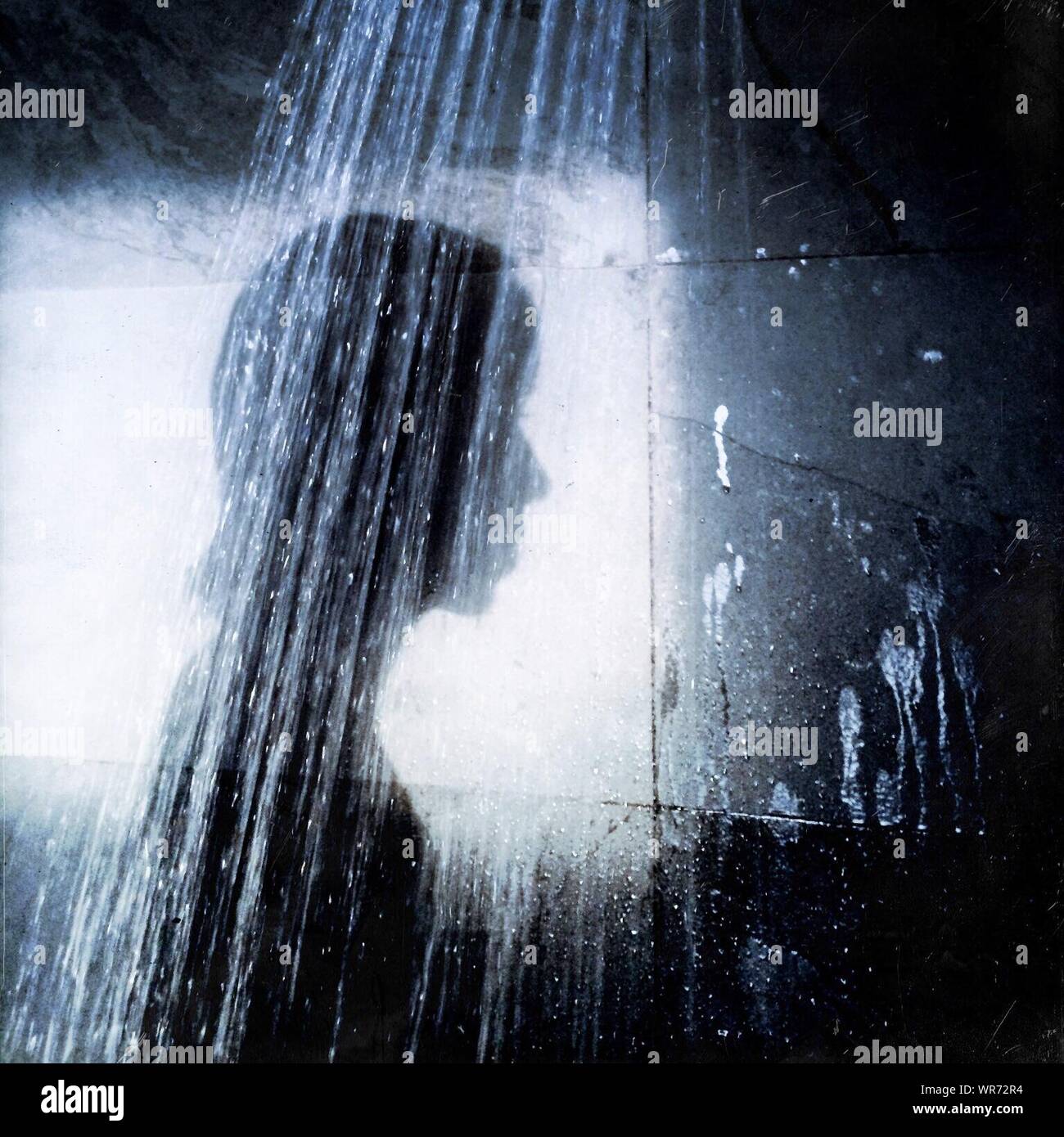 Woman shower home hi-res stock photography and images - Alamy