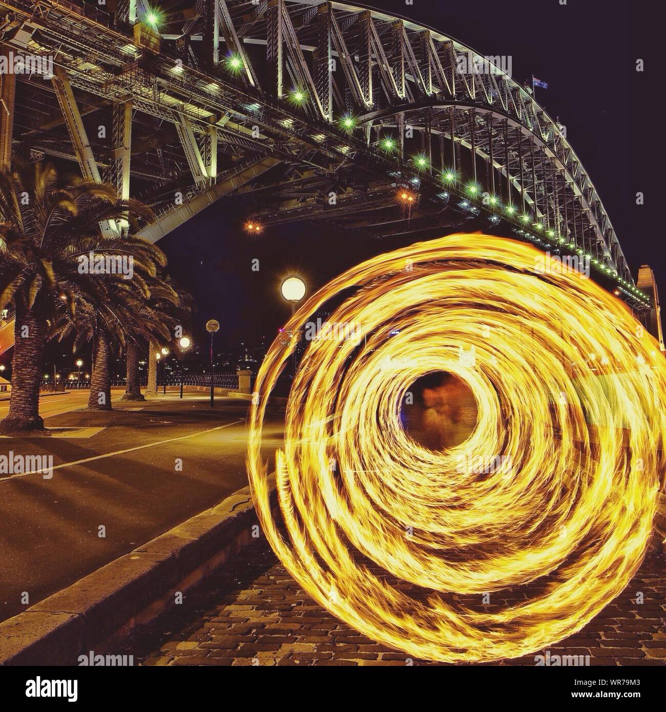 Light trail circle hi-res stock photography and images - Alamy