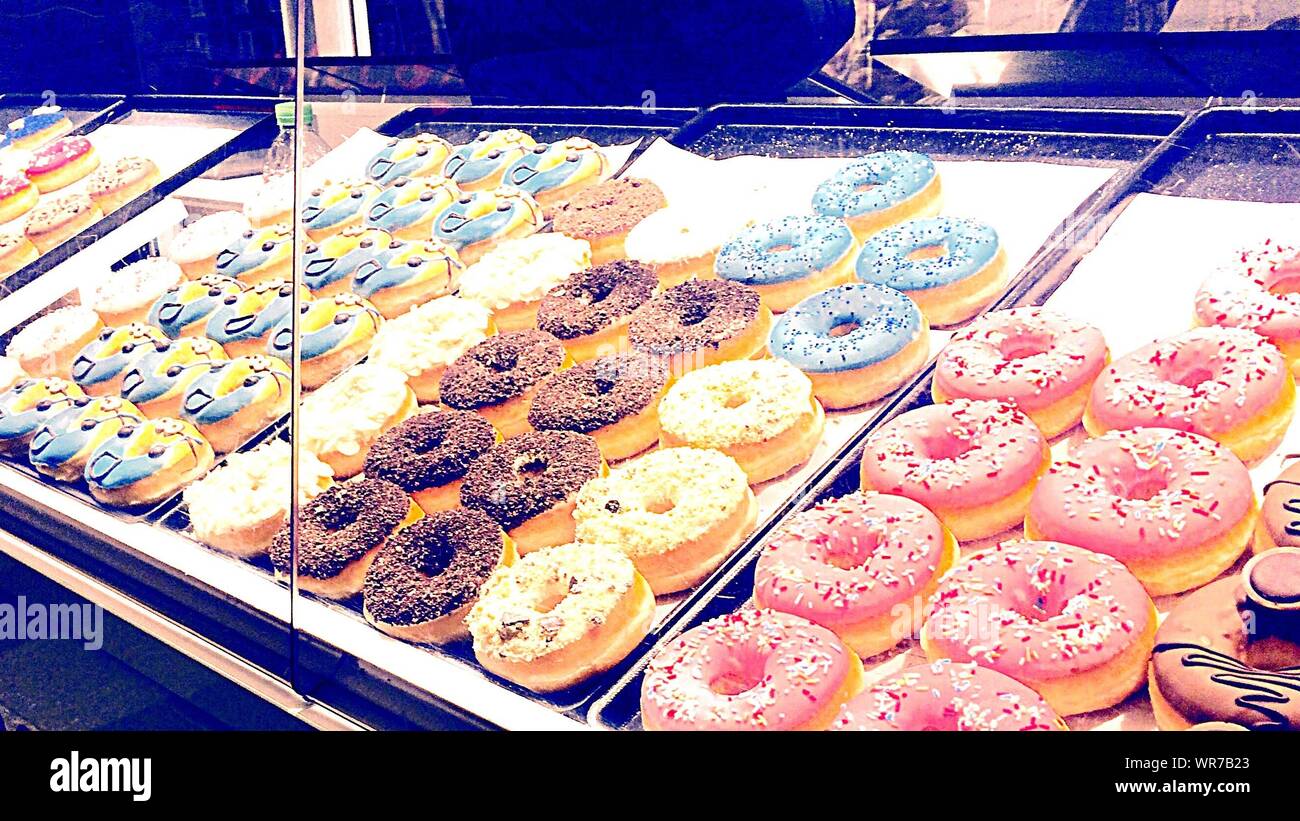 Food seen through window hi-res stock photography and images - Alamy