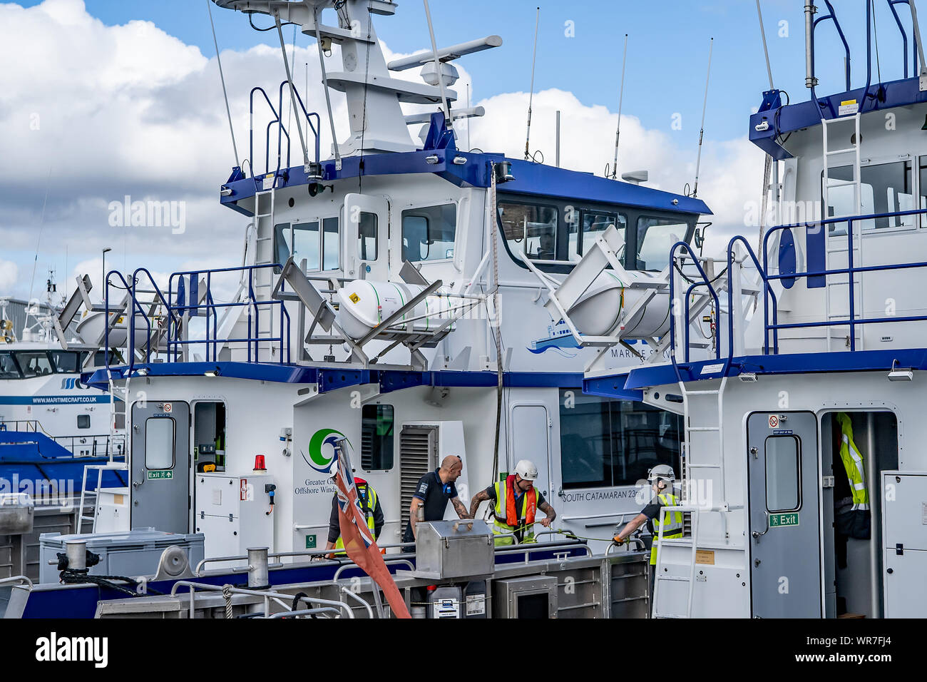 Crew transfer boat hi-res stock photography and images - Alamy