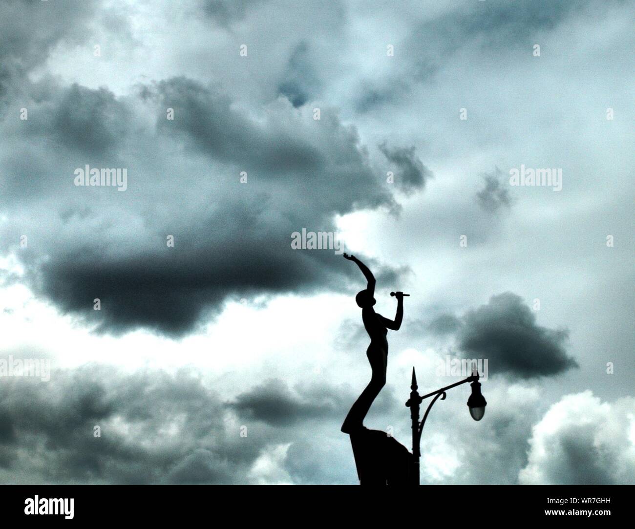 Statue Of Singer High Resolution Stock Photography and Images - Alamy