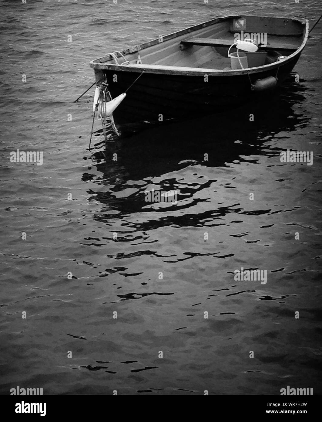 Empty boat hi-res stock photography and images - Alamy
