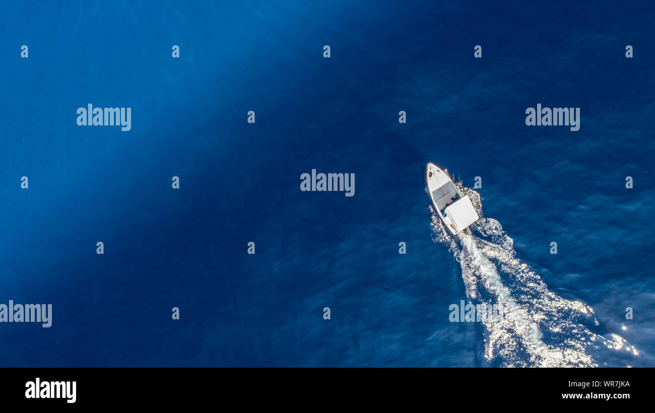 White flare boat hi-res stock photography and images - Alamy