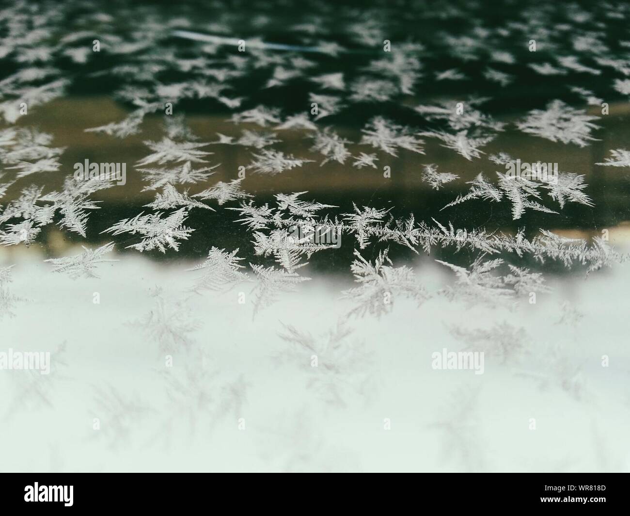 Frost patterns hi-res stock photography and images - Alamy