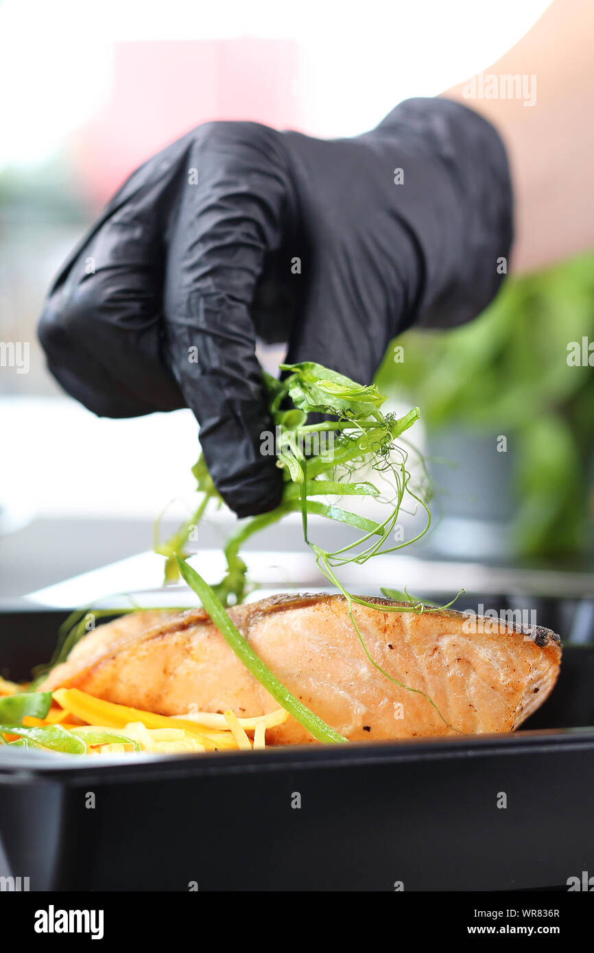 Take out food prep hi-res stock photography and images - Alamy