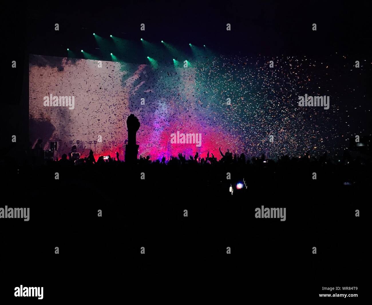 Audience at the concert hi-res stock photography and images - Alamy