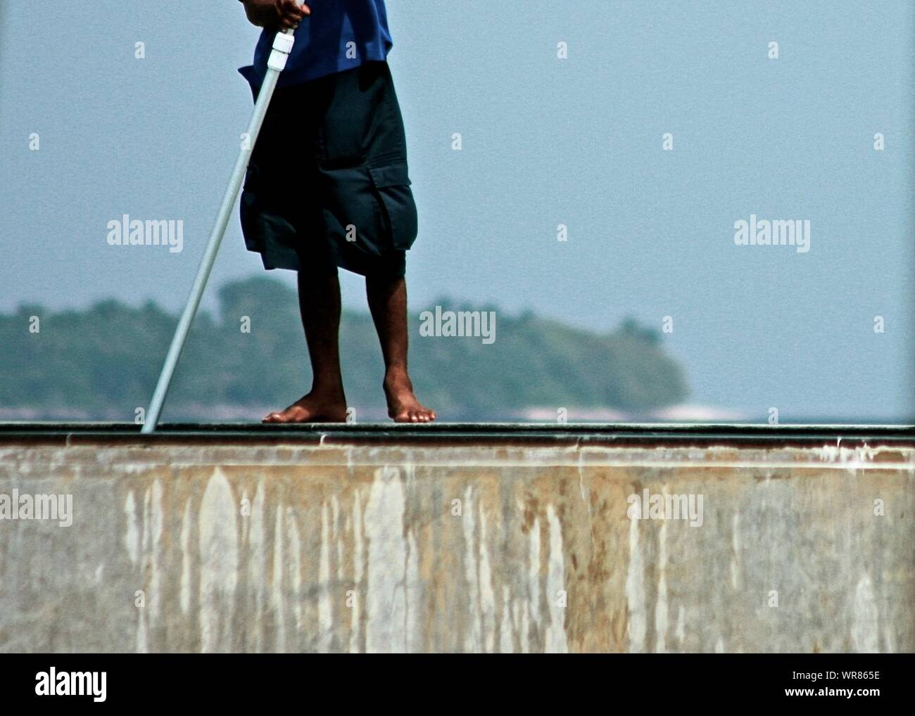 Pool cleaning hi-res stock photography and images - Alamy