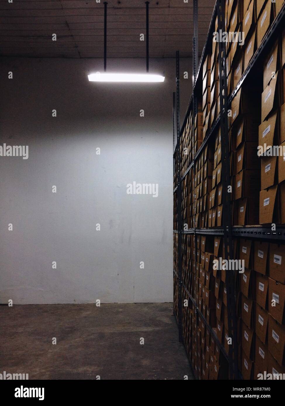 Stack of boxes in warehouse hi-res stock photography and images - Alamy