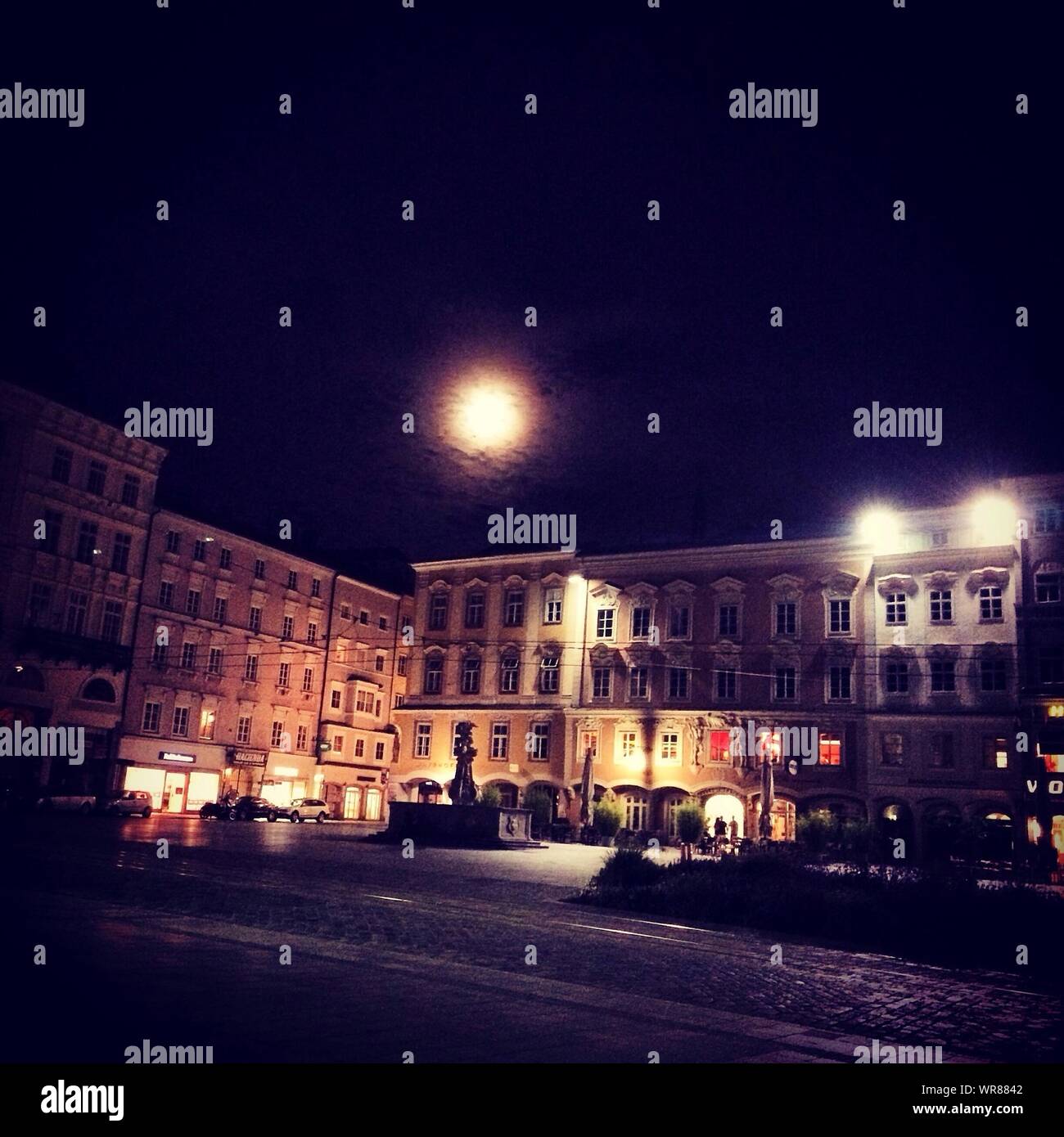Town square at night hi-res stock photography and images - Alamy