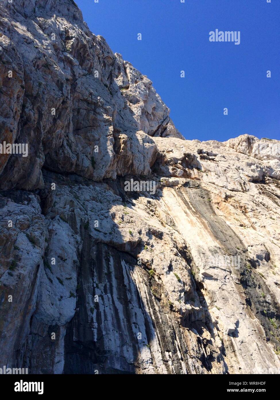 Cliff and shadow hi-res stock photography and images - Alamy