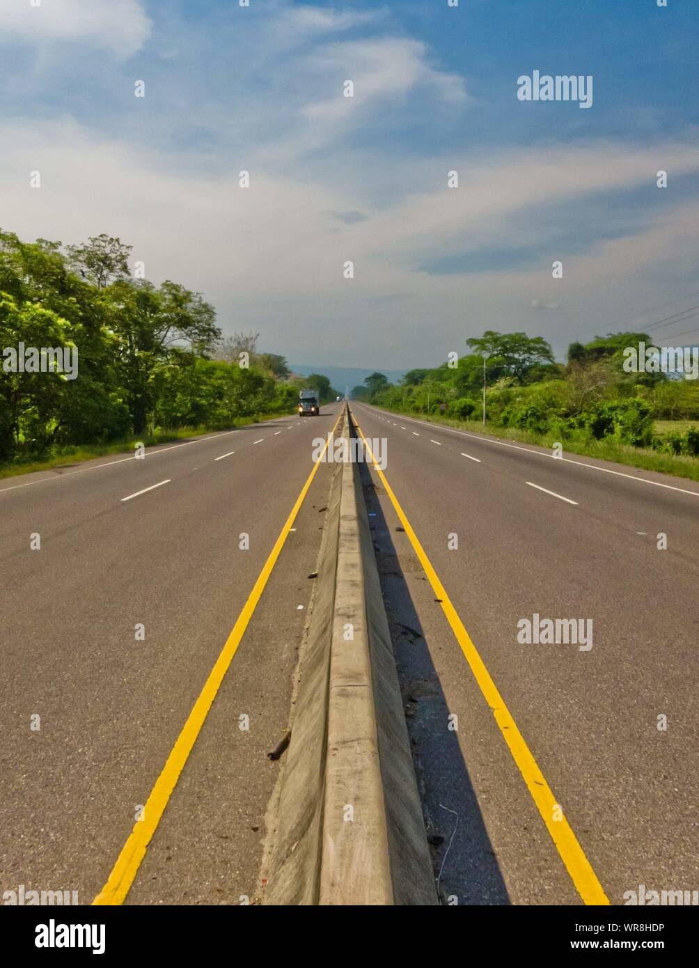Two lane highway hi-res stock photography and images - Alamy