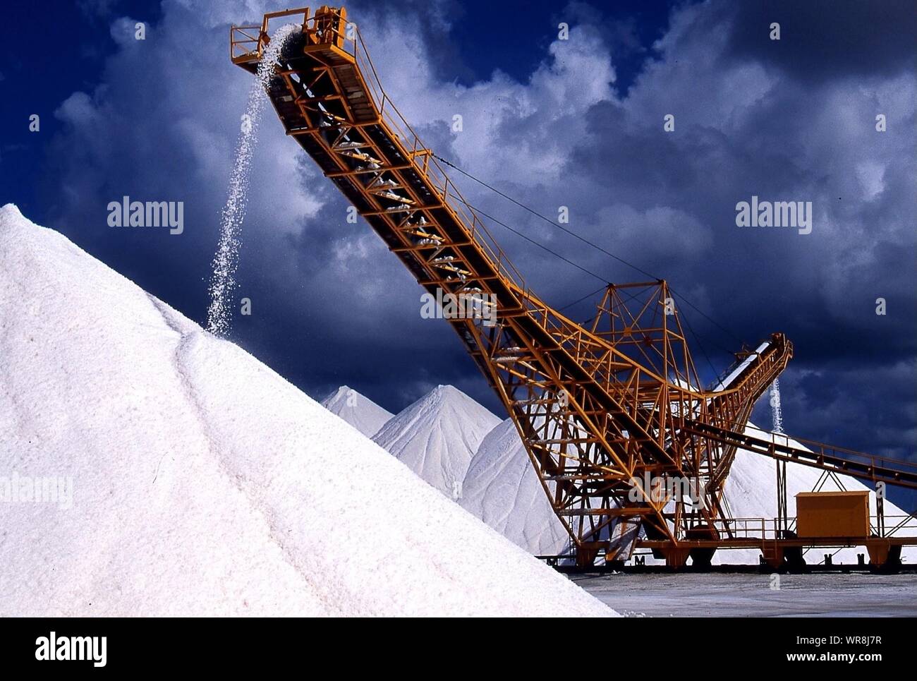 Salt production people hi-res stock photography and images - Alamy
