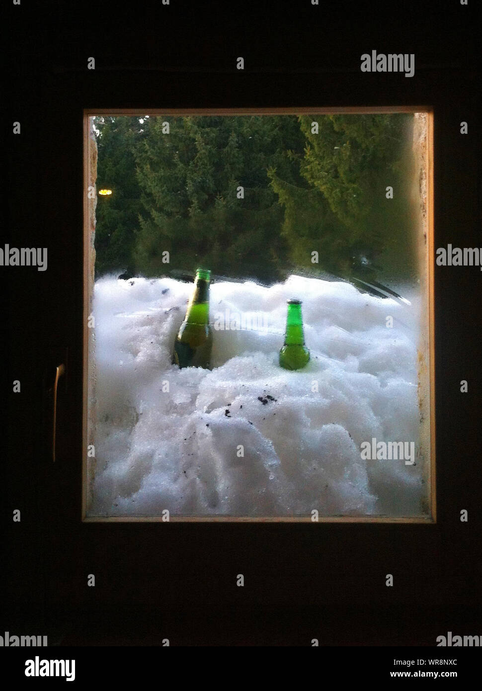 Beer in snow hi-res stock photography and images - Alamy