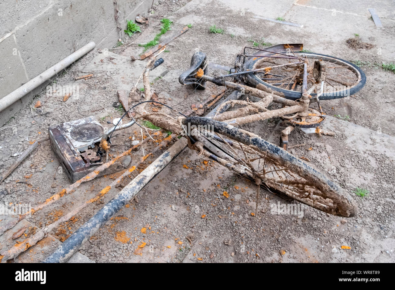 Rusty bike hi-res stock photography and images - Alamy