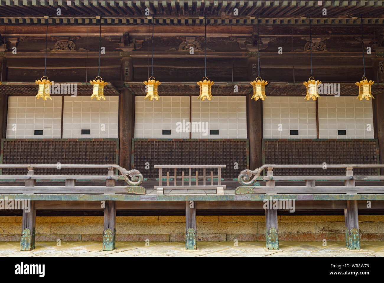 Lantern hall koyasan hi-res stock photography and images - Alamy