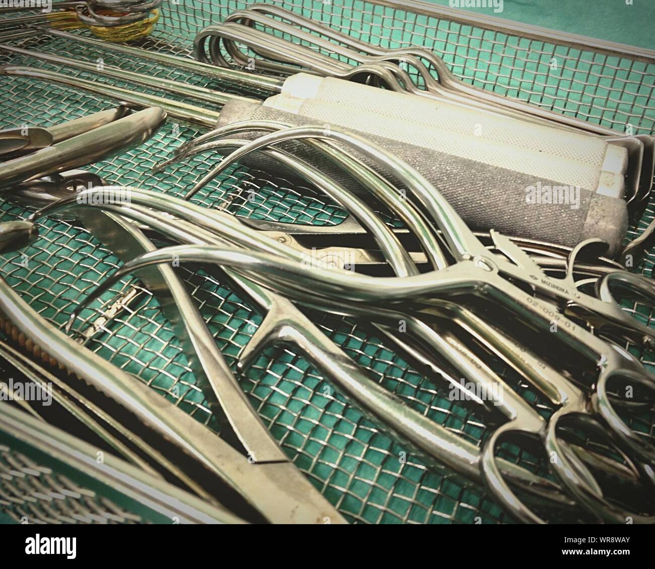 Surgical tool tray hi-res stock photography and images - Alamy