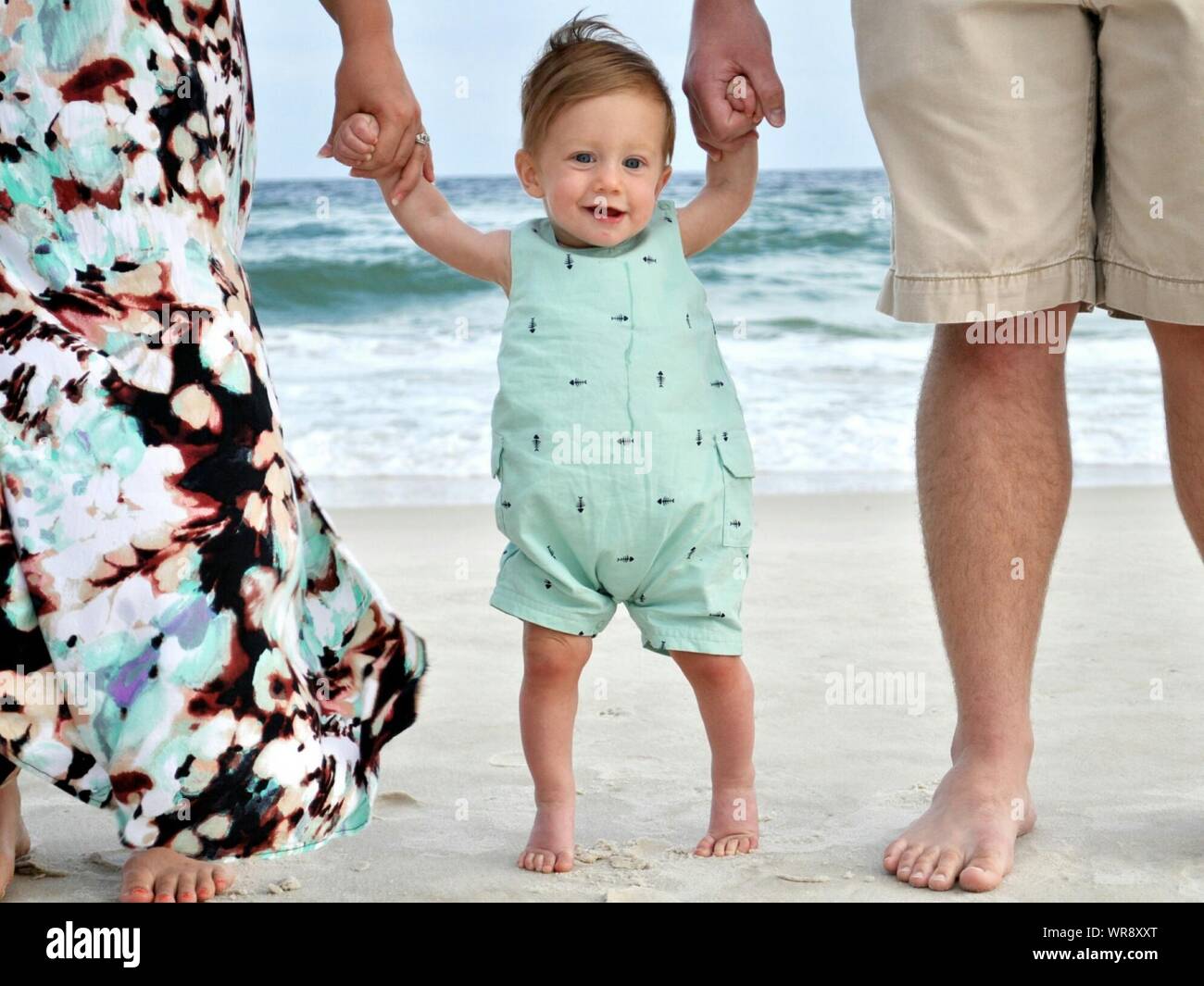 Portrait of family outdoors, beach hi-res stock photography and images ...