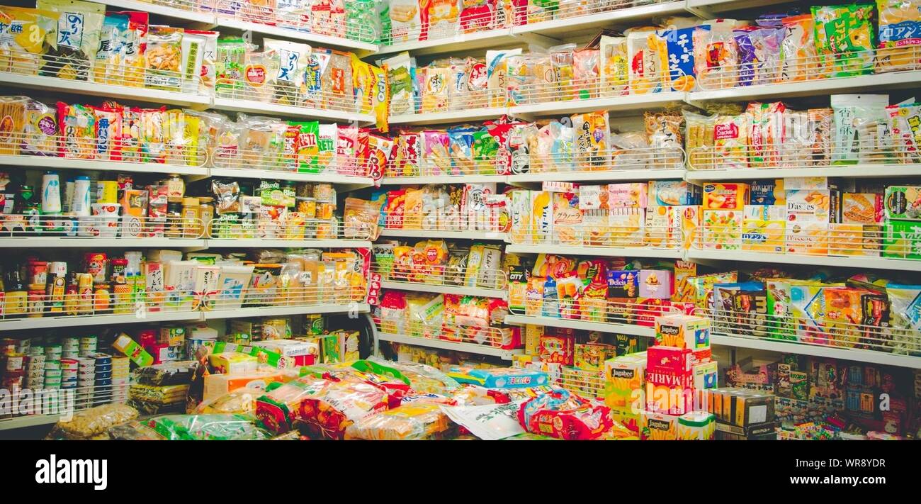 Packed with food hi-res stock photography and images - Alamy