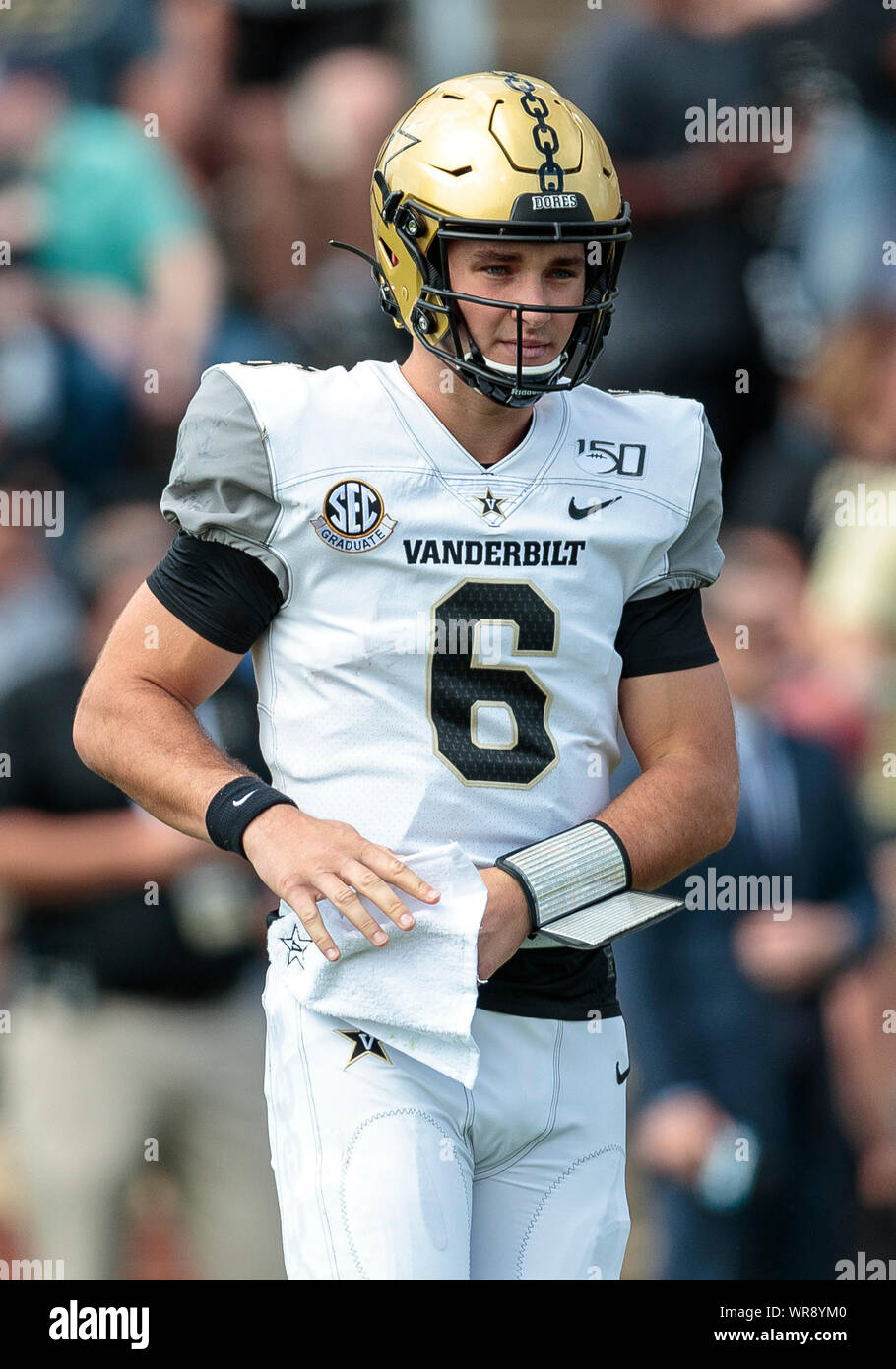 Sideline signal hi-res stock photography and images - Alamy