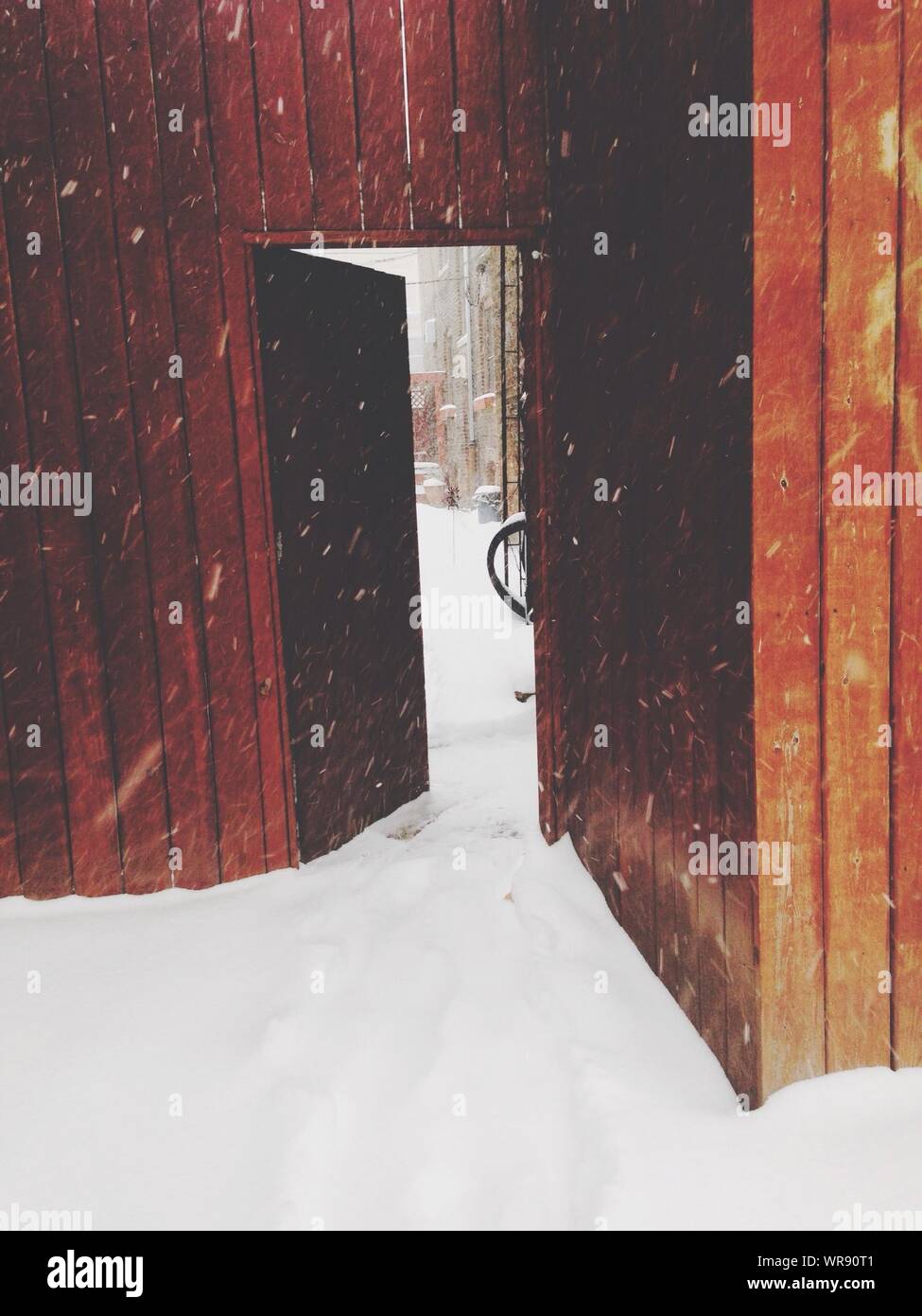 Snowed snowing hi-res stock photography and images - Alamy