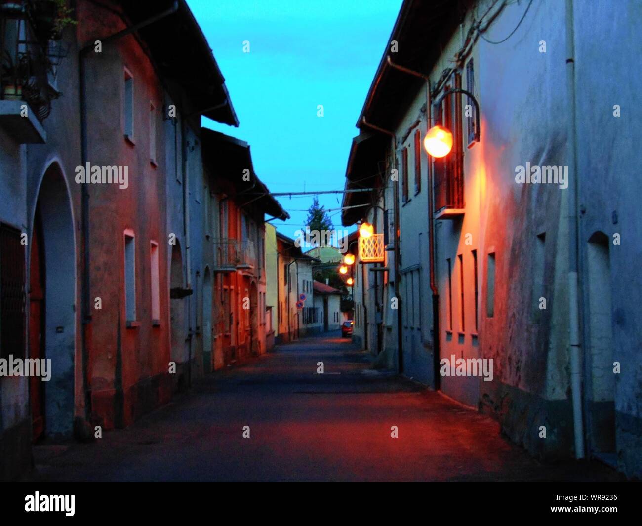 Buildings both sides street architecture hi-res stock photography and ...