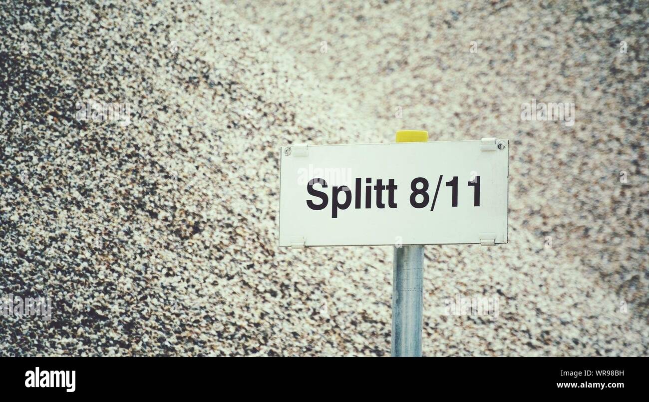 Mountain sign board hi-res stock photography and images - Alamy