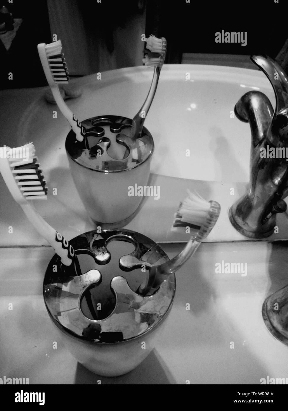 Sink toothbrush hi-res stock photography and images - Alamy